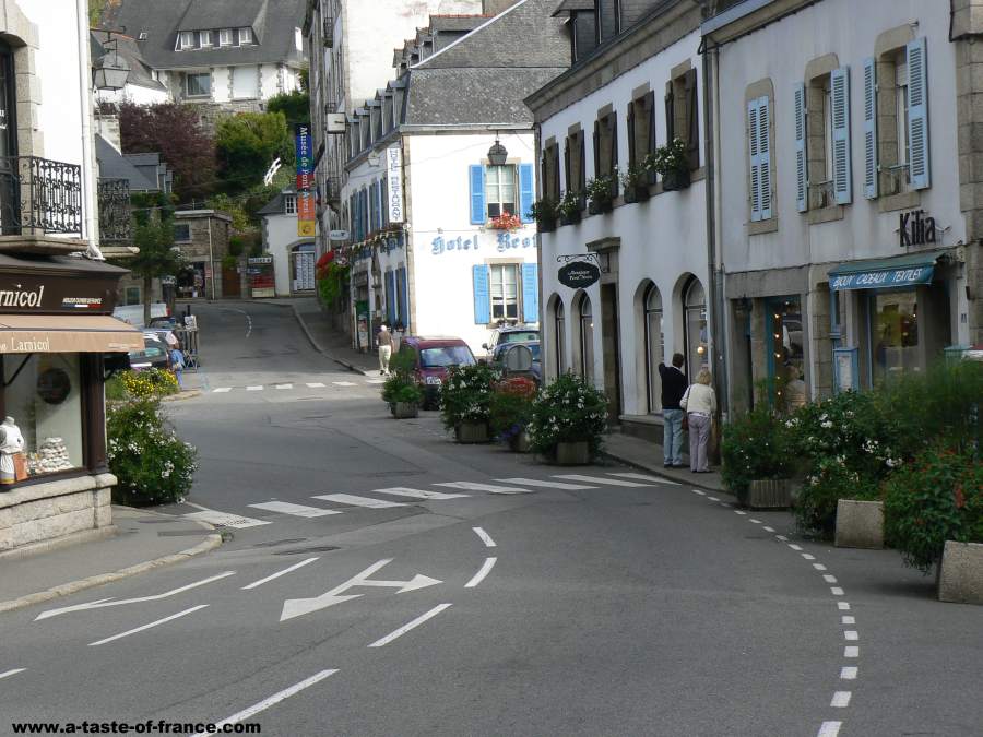 Pont Aven,photos and guide to the town in Brittany