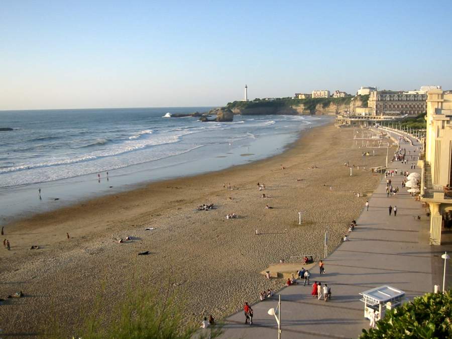 The seaside town of Biarritz France,photos and guide,Hotels and gites